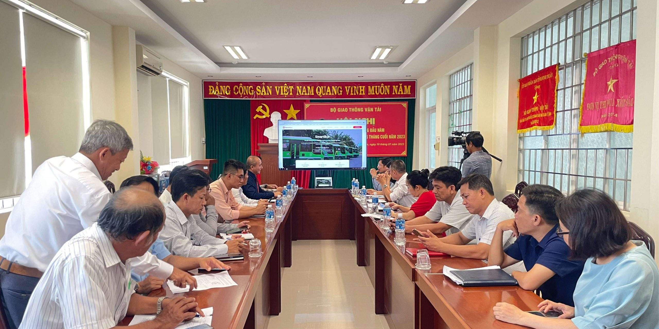 Lễ bàn giao phần mềm SmartBus cho Sở GTVT tỉnh Ninh Thuận Do NLT Group ...